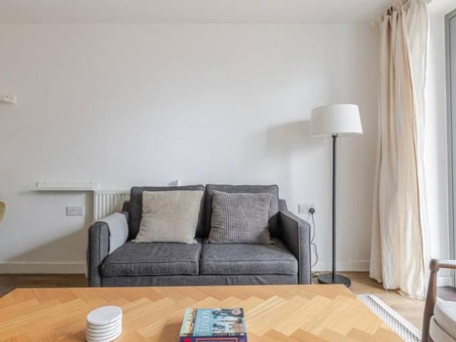 For Rent 1 Bedroom Apartment London London DS101223477