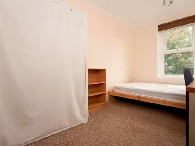 New 1 bedroom detached house for rent in ROOM IN 4 Bed Student.