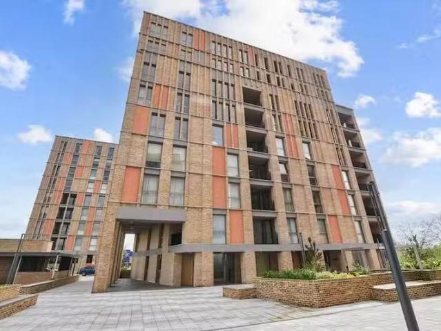 Nice 1 bedroom flat to rent in Oberman Road, London NW10