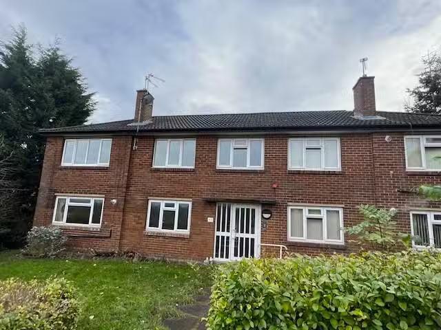 Rental! 1 bedroom flat for rent in Turnsteads Crescent, Cleckh.
