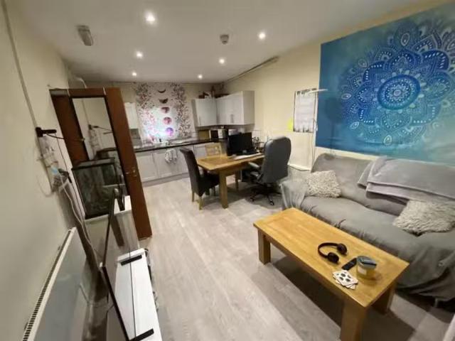 Nice 1 bedroom flat for rent in Wood Road, Treforest, CF37