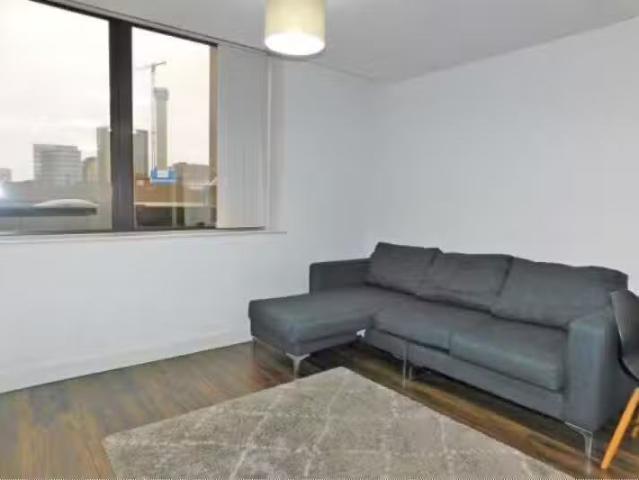 For Rent! 1 bedroom flat for rent in Broad Street, Birmingham.