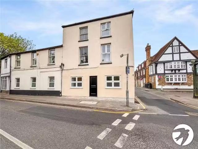 Unique 1 bedroom flat for rent in Chelsfield Road, Orpington.
