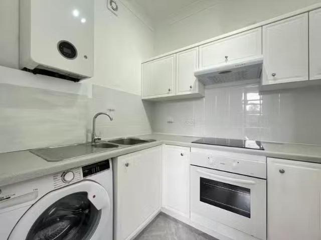 For Rent! 1 bedroom flat for rent in Gordon Road, Bournemouth.