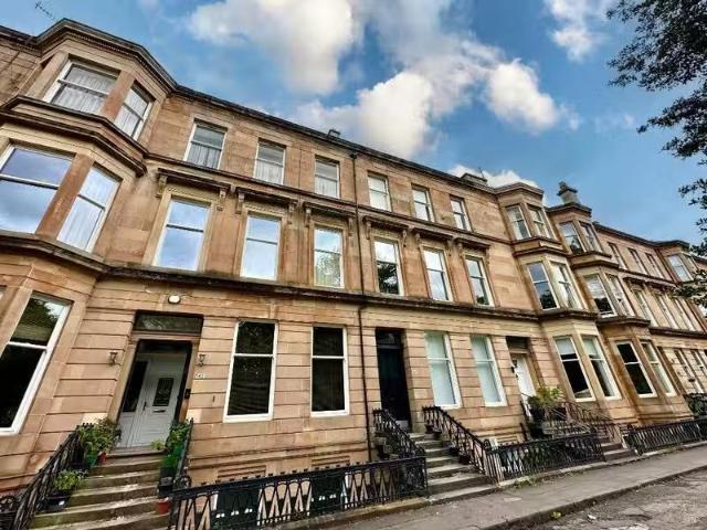 Rental! 1 bedroom flat for rent in Queens Drive Room 4, Quee.