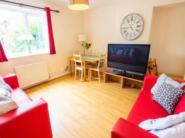 Rental! 1 bedroom house for rent in Mandeville Road, Canterbur.