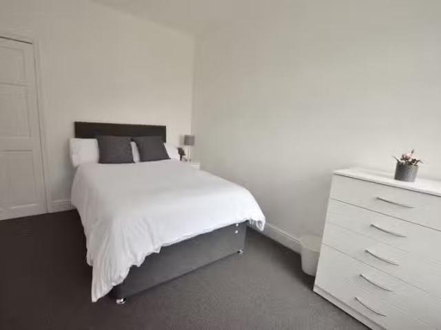 Deal! 1 bedroom house of multiple occupation for rent in Howe.