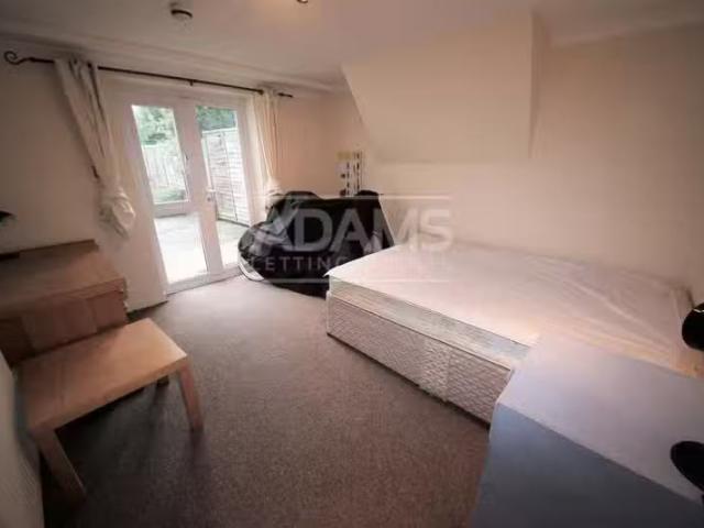 Unique 1 bedroom house share for rent in Elmes Road, Moordown.