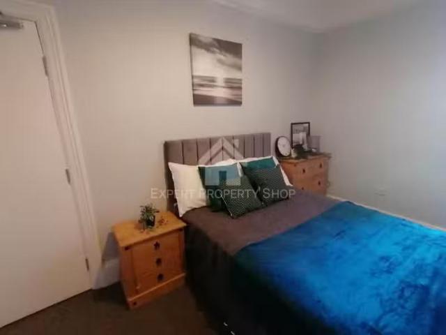 Deal! 1 bedroom house share for rent in ROOM AVAILABLERoom 2..