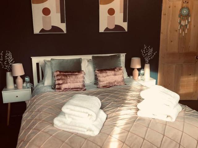 For Rent 1 Bedroom Shared Living/roommate Newmarket Newmarket DS100054899