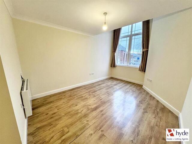 For Rent 1 Bedroom Shared Living/roommate Bury Greater Manchester DLS100016700
