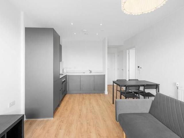 For Rent 1 Bedroom Shared Living/roommate Barnet Great London DS101624844