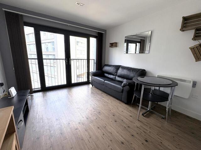 For Rent 1 Bedroom Shared Living/roommate Birmingham West Midlands DS101696810