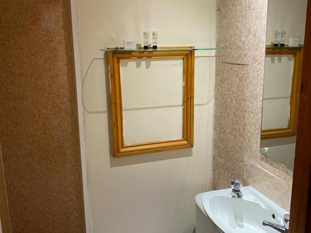 For Rent 1 Bedroom Shared Living/roommate Brighton Brighton DS91165113