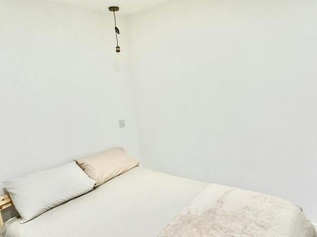 For Rent 1 Bedroom Shared Living/roommate Colchester Colchester DS82110378