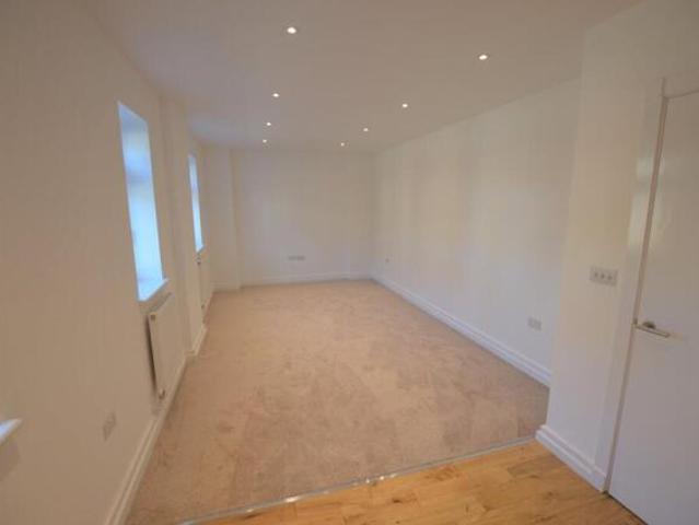 For Rent 1 Bedroom Shared Living/roommate Dartford Kent DLS100457801