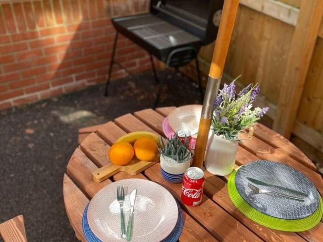 For Rent 1 Bedroom Shared Living/roommate Exeter Exeter DS97831513