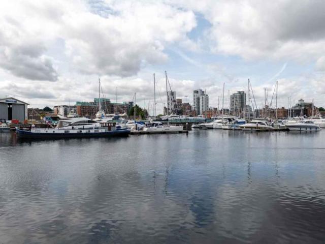 For Rent 1 Bedroom Shared Living/roommate Ipswich Ipswich DS97659253
