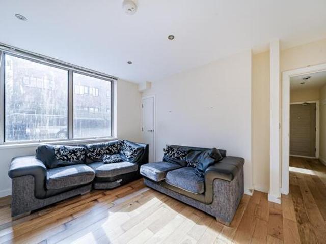 For Rent 1 Bedroom Shared Living/roommate Leatherhead Surrey DS100491325