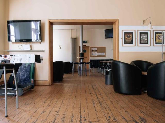 For Rent 1 Bedroom Shared Living/roommate Leeds Leeds DS99500738