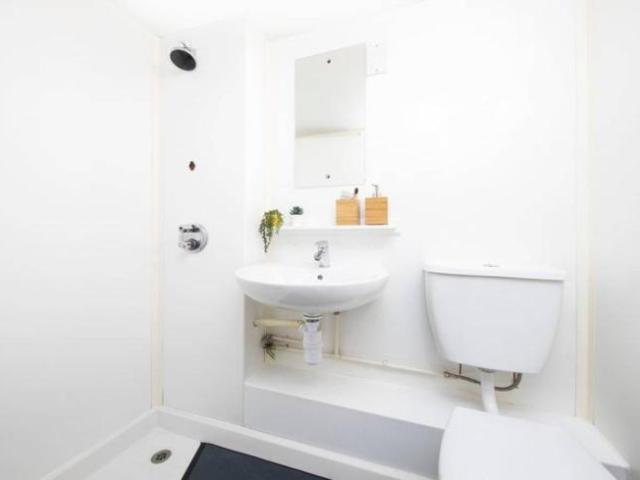 For Rent 1 Bedroom Shared Living/roommate London London DLS101817956