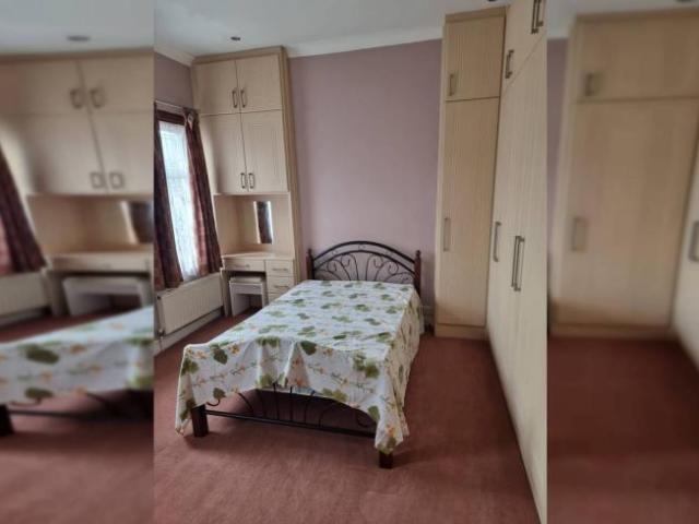 For Rent 1 Bedroom Shared Living/roommate London London DLS102438230