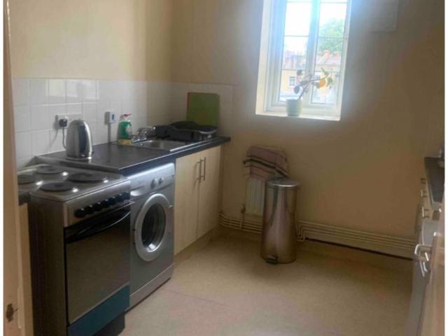 For Rent 1 Bedroom Shared Living/roommate London London DLS90560402