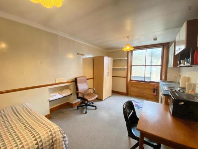 For Rent 1 Bedroom Shared Living/roommate London London DLS90560470
