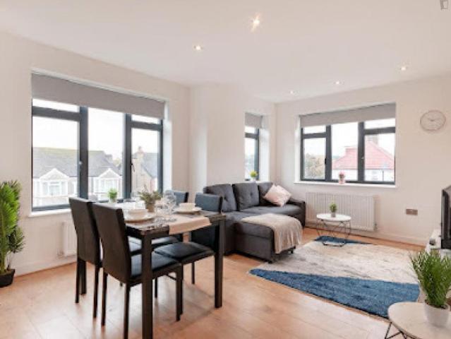 For Rent 1 Bedroom Shared Living/roommate London London DLS90561308