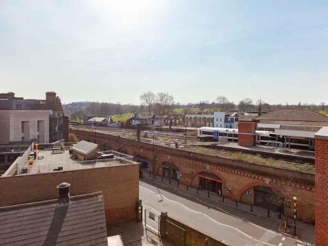 For Rent 1 Bedroom Shared Living/roommate London London DLS97673395