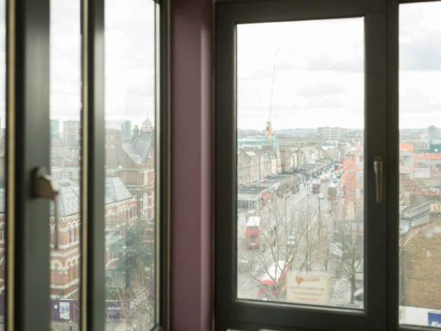 For Rent 1 Bedroom Shared Living/roommate London London DLS97765397