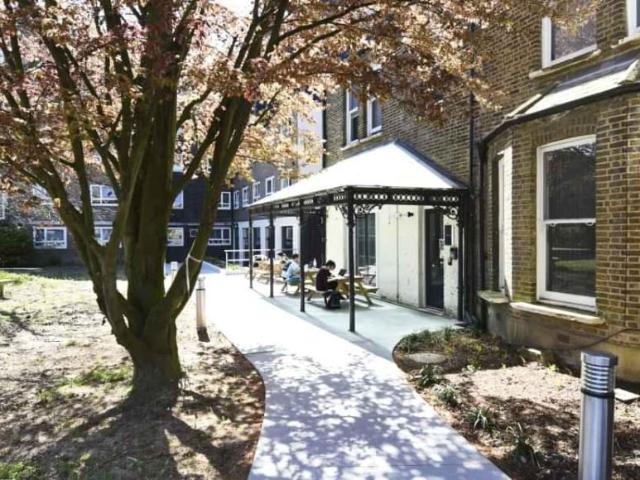 For Rent 1 Bedroom Shared Living/roommate London London DLS97767620