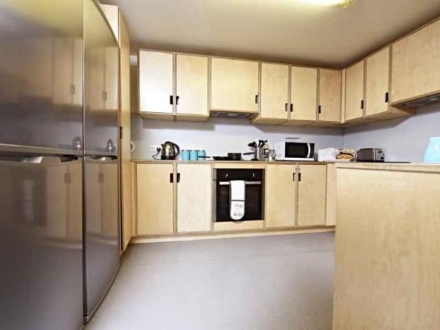 For Rent 1 Bedroom Shared Living/roommate London London DLS97768935