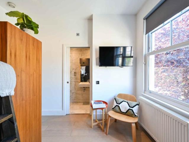 For Rent 1 Bedroom Shared Living/roommate London London DLS97833141
