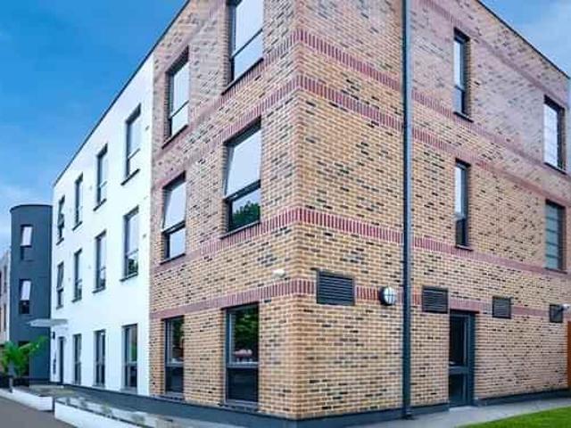 For Rent 1 Bedroom Shared Living/roommate London London DLS99495123