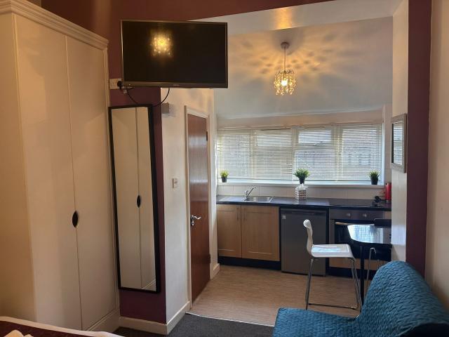 For Rent 1 Bedroom Shared Living/roommate London London DS65813689