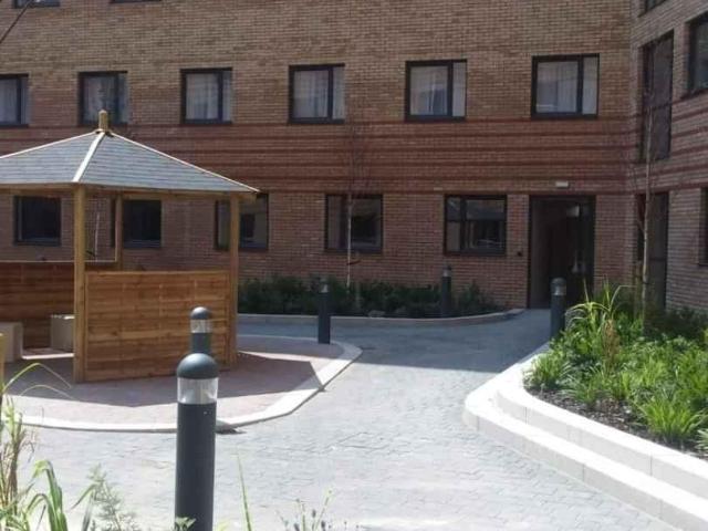 For Rent 1 Bedroom Shared Living/roommate London London DS90547239