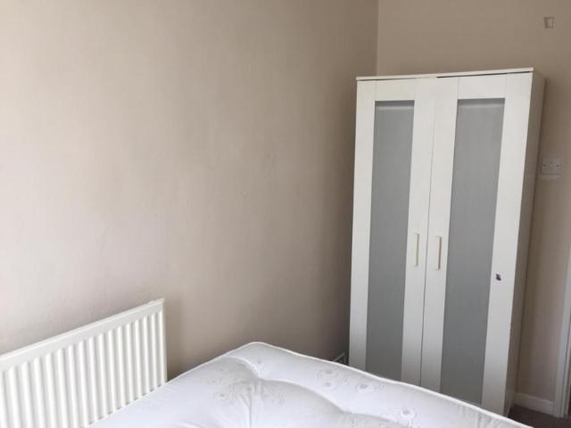 For Rent 1 Bedroom Shared Living/roommate London London DS90560087