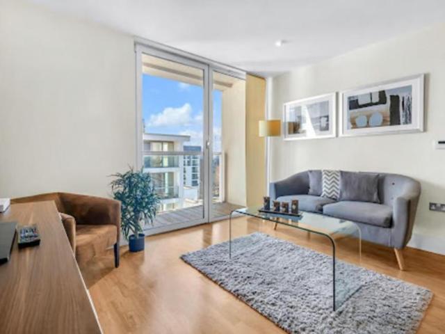 For Rent 1 Bedroom Shared Living/roommate London London DS90561988