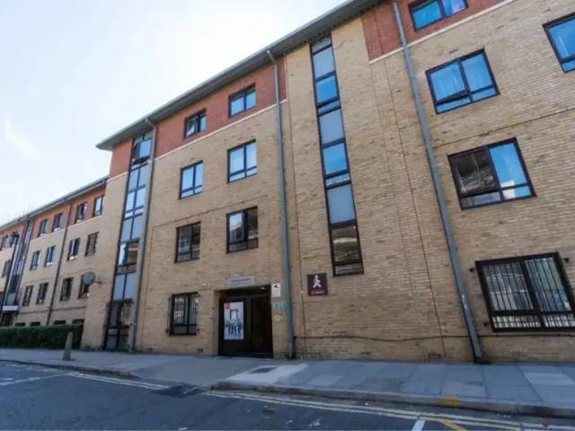 For Rent 1 Bedroom Shared Living/roommate London London DS91319730