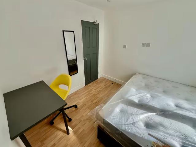 For Rent 1 Bedroom Shared Living/roommate London London DS98754844