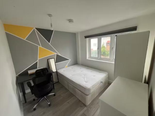 For Rent 1 Bedroom Shared Living/roommate London London DS98754838