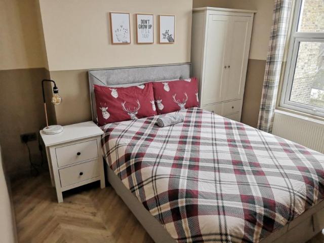 For Rent 1 Bedroom Shared Living/roommate London London DS99382875