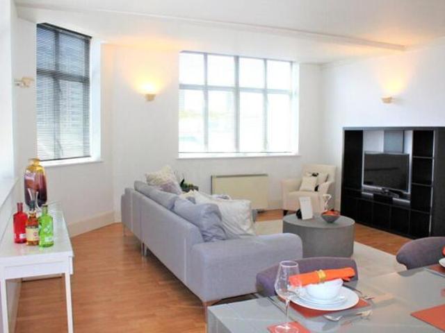For Rent 1 Bedroom Shared Living/roommate London London DS100497314