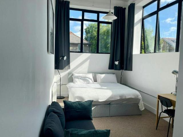 For Rent 1 Bedroom Shared Living/roommate London London DS101587558
