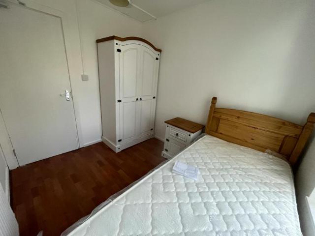 For Rent 1 Bedroom Shared Living/roommate London London DS101615348