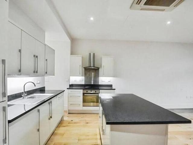 For Rent 1 Bedroom Shared Living/roommate London London DS101961722
