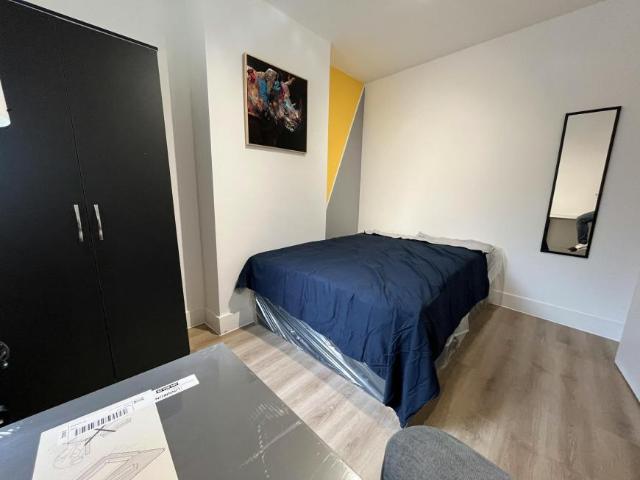 For Rent 1 Bedroom Shared Living/roommate London London DS102917028