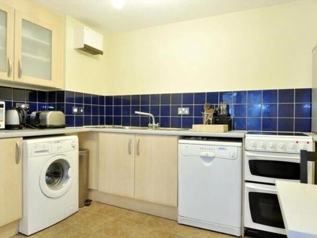 For Rent 1 Bedroom Shared Living/roommate Londres London DLS101572622
