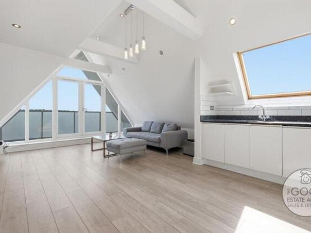 For Rent 1 Bedroom Shared Living/roommate Loughton Essex DLS101609793